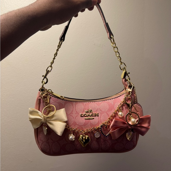 Coach | Bags | Coach Pink Shoulder Bag With Gold Chain And Bow Details ...